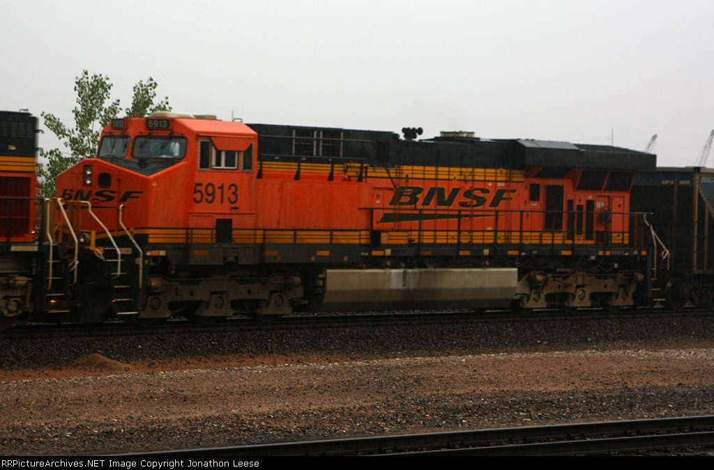 BNSF 5913